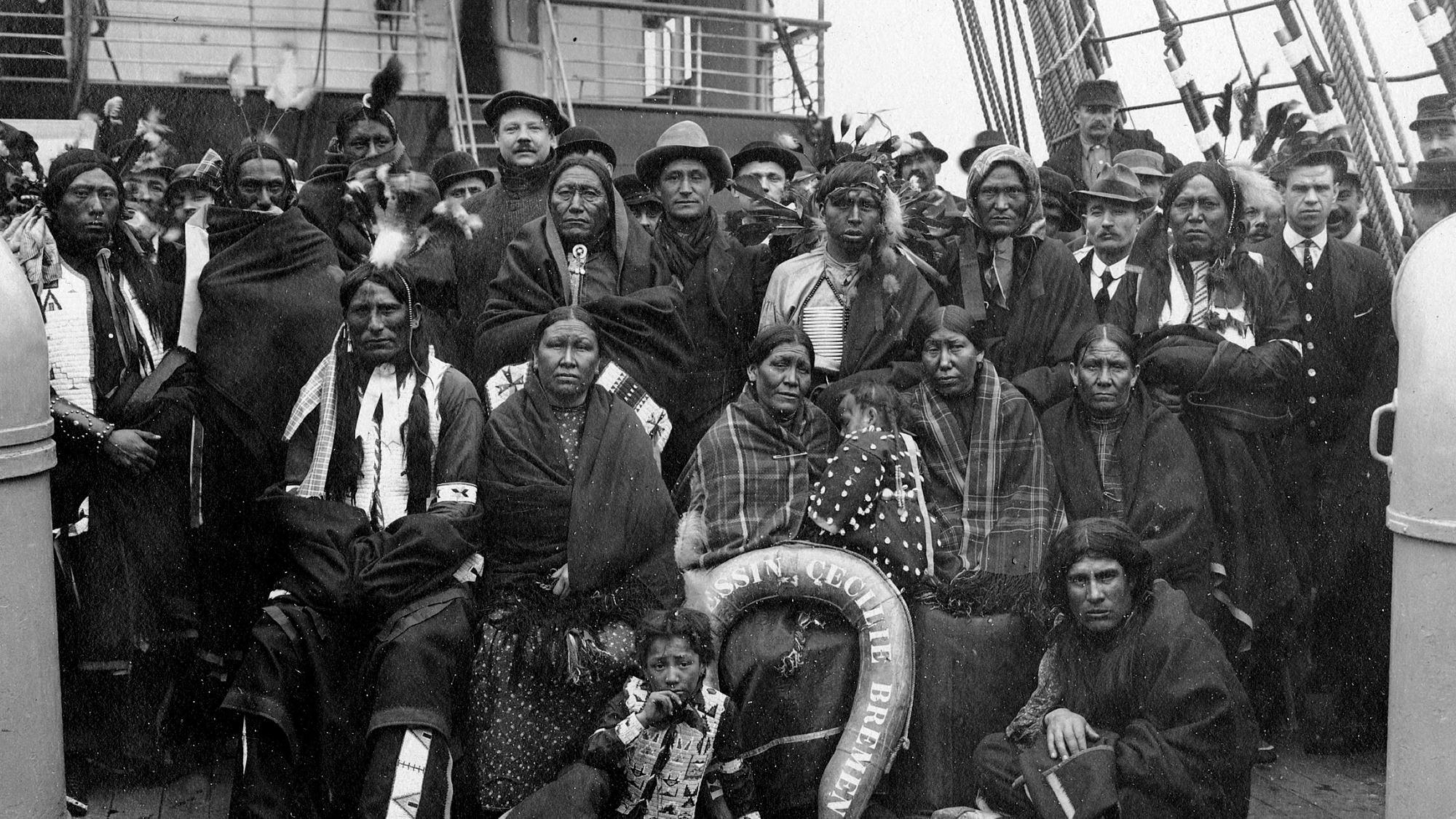 Passenger shipping: from migration and mass tourism