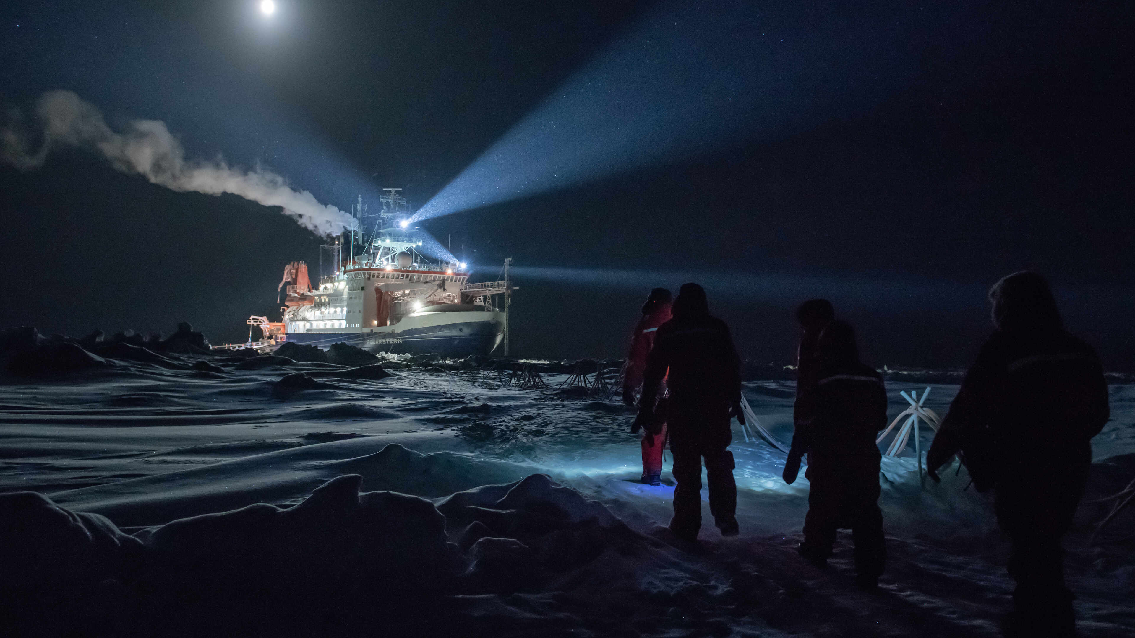 Photo exhibition INTO THE ICE- The MOSAiC expedition in pictures