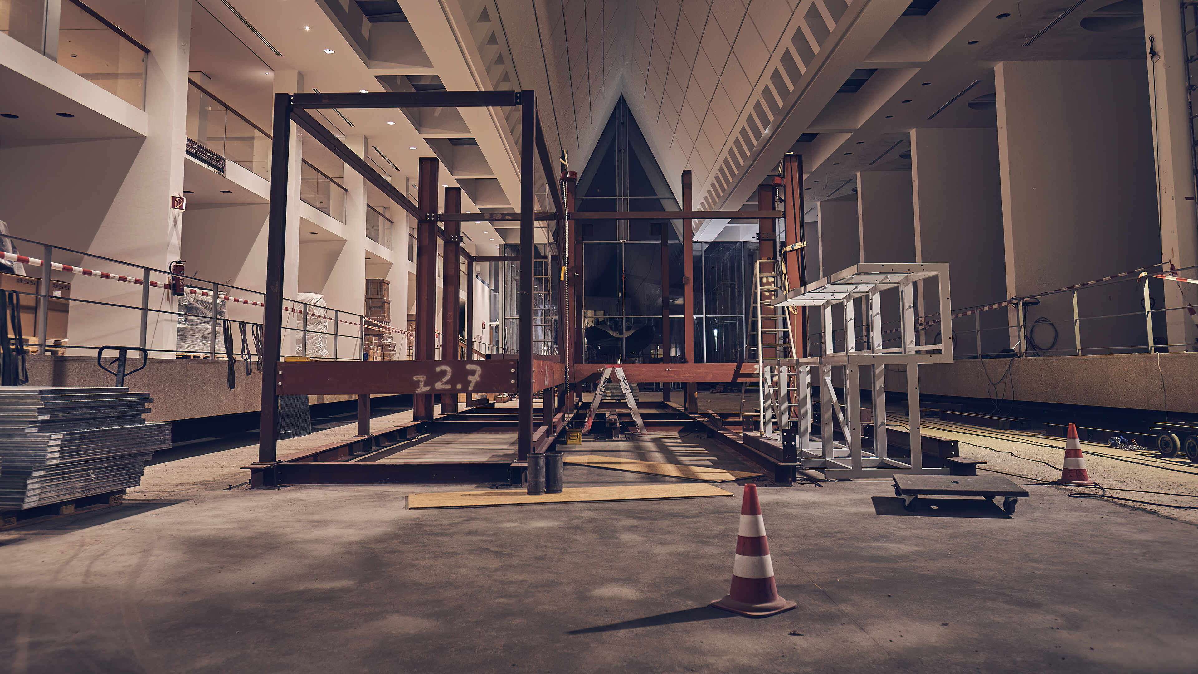 Baustellen-Bullauge: Neue Ausstellung für den Erweiterungsbau